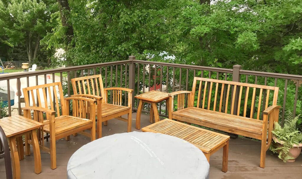 AFCO 100 Series Level Rail - Balusters (Breadloaf Top) • Your Railing